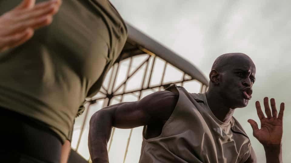 What Your Finger Length Reveals About You | Les Mills UK