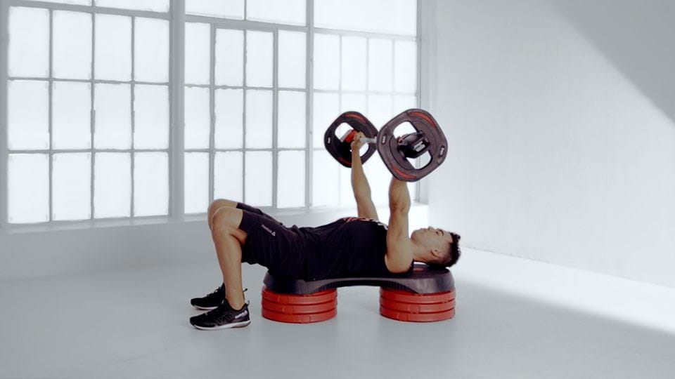 Proper Bench Press Form | Les Mills